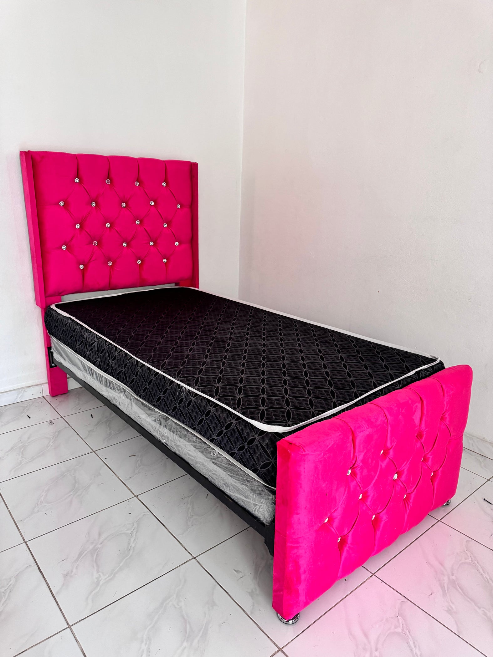 Cama twin velvet capitoneado #39 — {{ realizar pedido }}